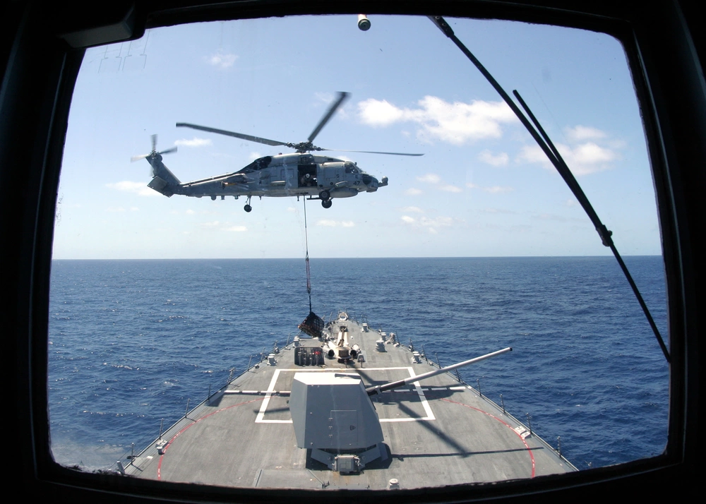 DVIDS - Images - Vertical replenishment on USS Halsey