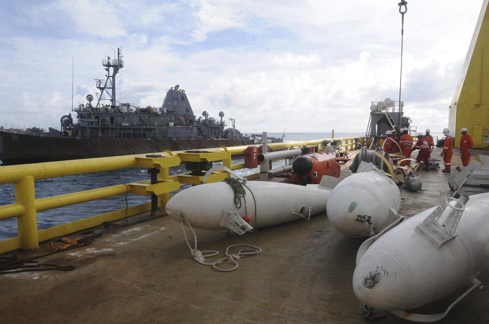 DVIDS - Images - USS Guardian salvage operations [Image 1 of 3]