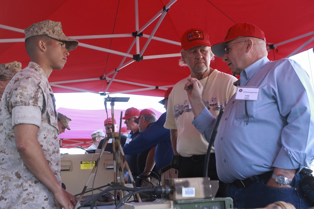 DVIDS - Images - Vietnam veterans visit 1st Intel Bn. SCAMP [Image 3 of 4]