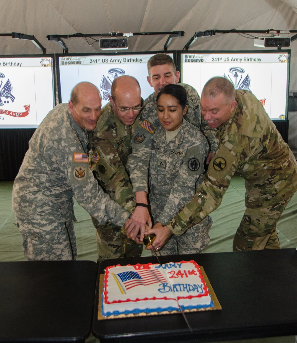 DVIDS - Images - Cutting the US Army's 241st birthday cake at CSTX 91-16-02 [Image 2 of 4]