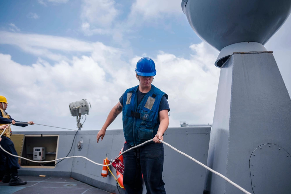 DVIDS - Images - USS Green Bay conducts replenishment-at-sea with USNS ...
