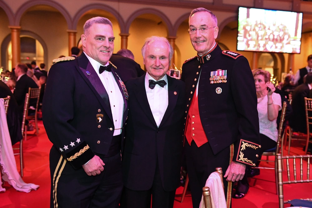 DVIDS - Images - CSA attends the TAPS Gala [Image 2 of 3]
