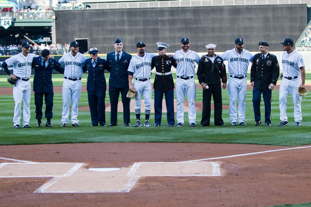 DVIDS - Images - 15th Annual Salute to Armed Forces Night [Image 7 of 8]