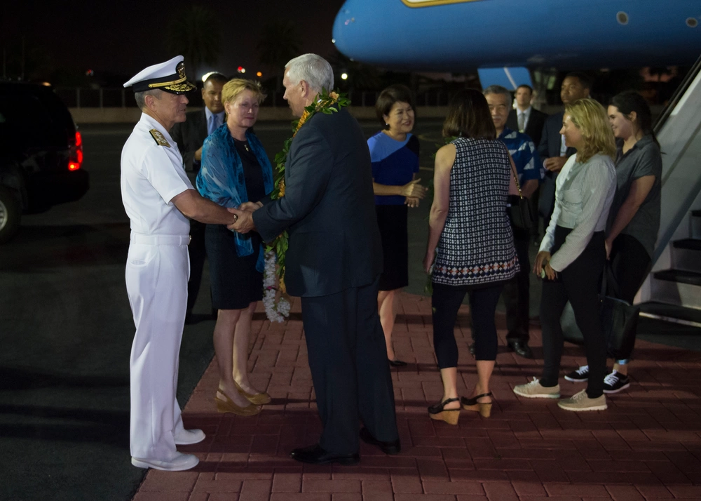DVIDS - Images - Vice President Arrives in Hawaii [Image 2 of 4]