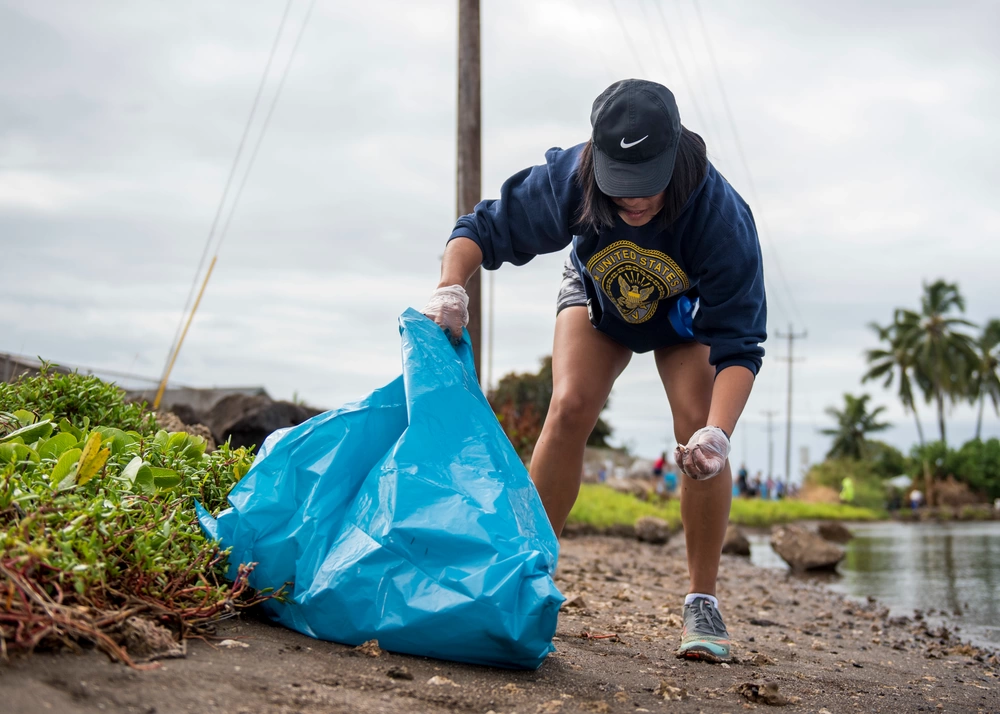 DVIDS - Images - Military and Local Community Join Together to Clean ...