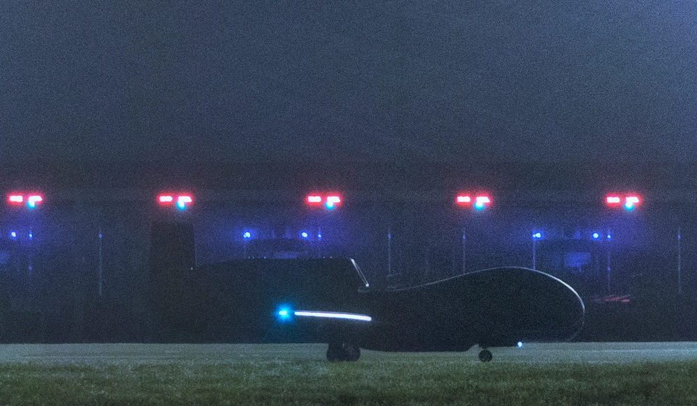 DVIDS - Images - Global Hawk's first flight at Yokota [Image 11 of 13]
