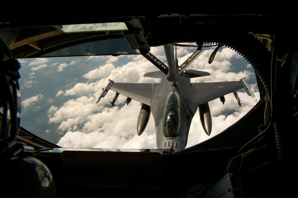 DVIDS - Images - 185th ANF provides refuel training to F-16 Fighting ...