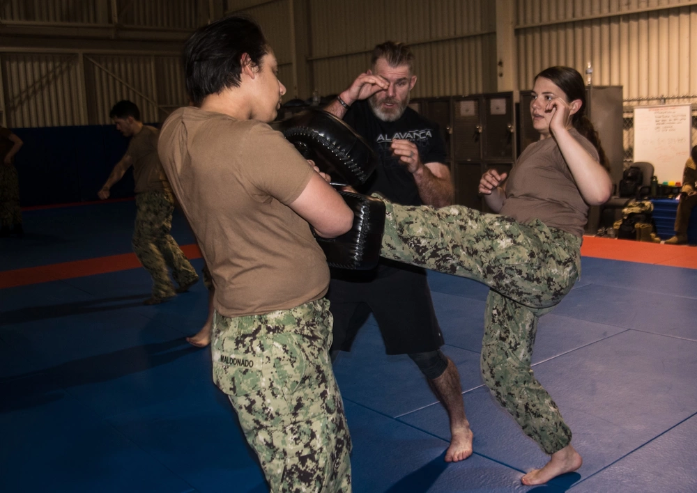 DVIDS - Images - CRG 1 Conducts Tactical Combatives Training as part of ESCS Course [Image 4 of 5]