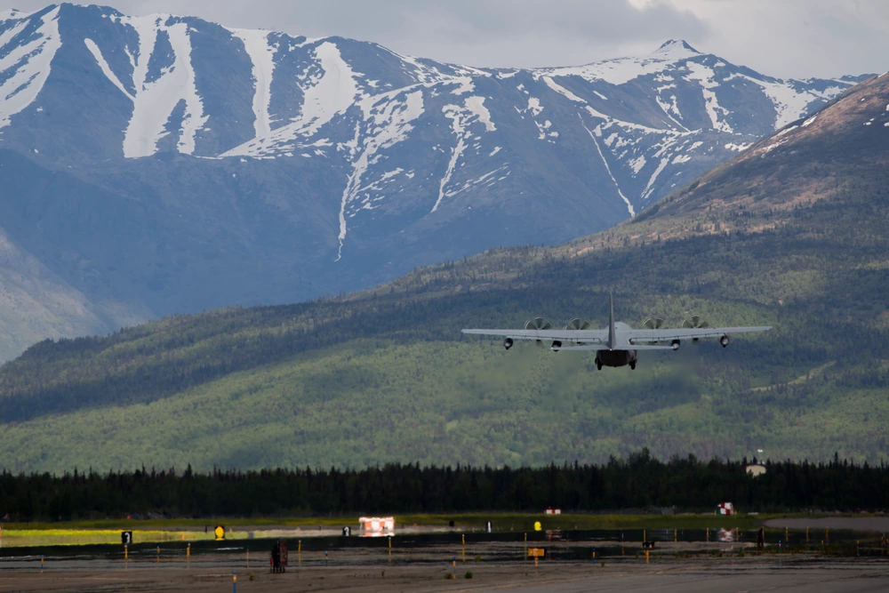 DVIDS - Images - U.S. Marines land and take off at JBER Alaska [Image ...