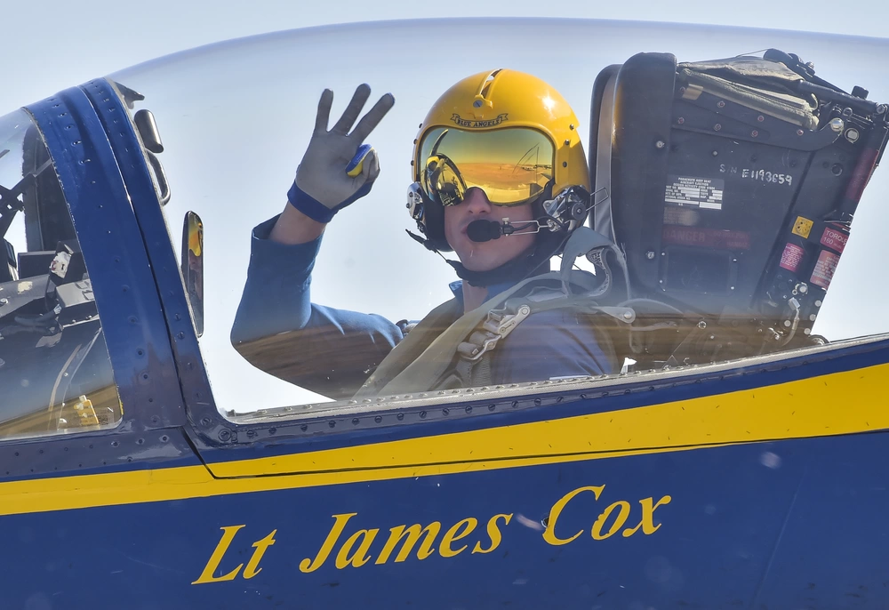 DVIDS - Images - Blue Angels Perform at NAS Lemoore [Image 9 of 14]