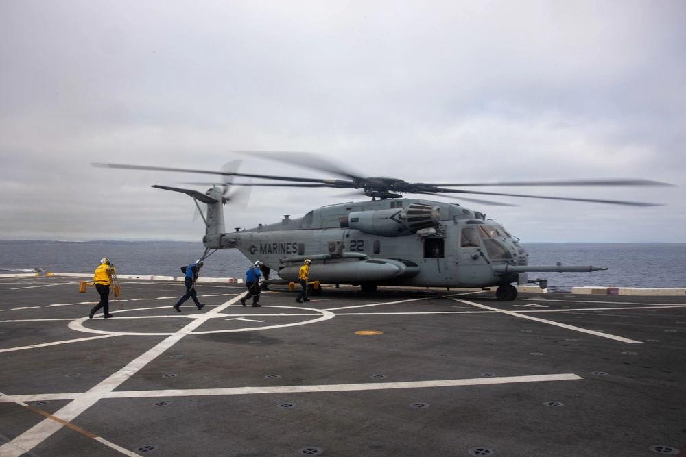 DVIDS - Images - CH-53E Super Stallion conduct a resupply at sea on the ...