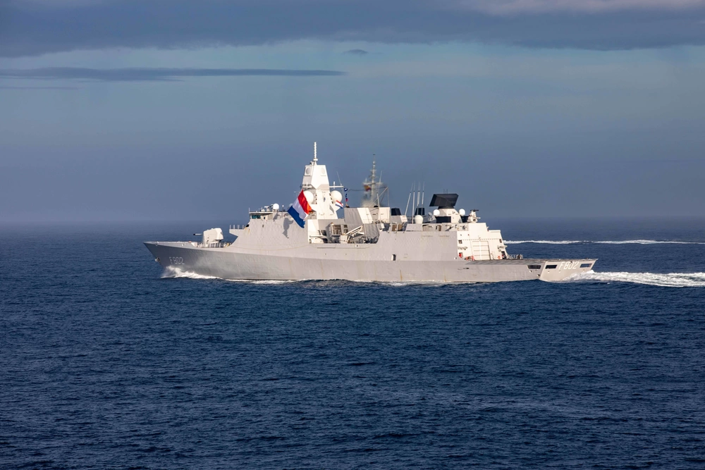 DVIDS - Images - USS Ramage Conducts Formation Transit with Ford ...