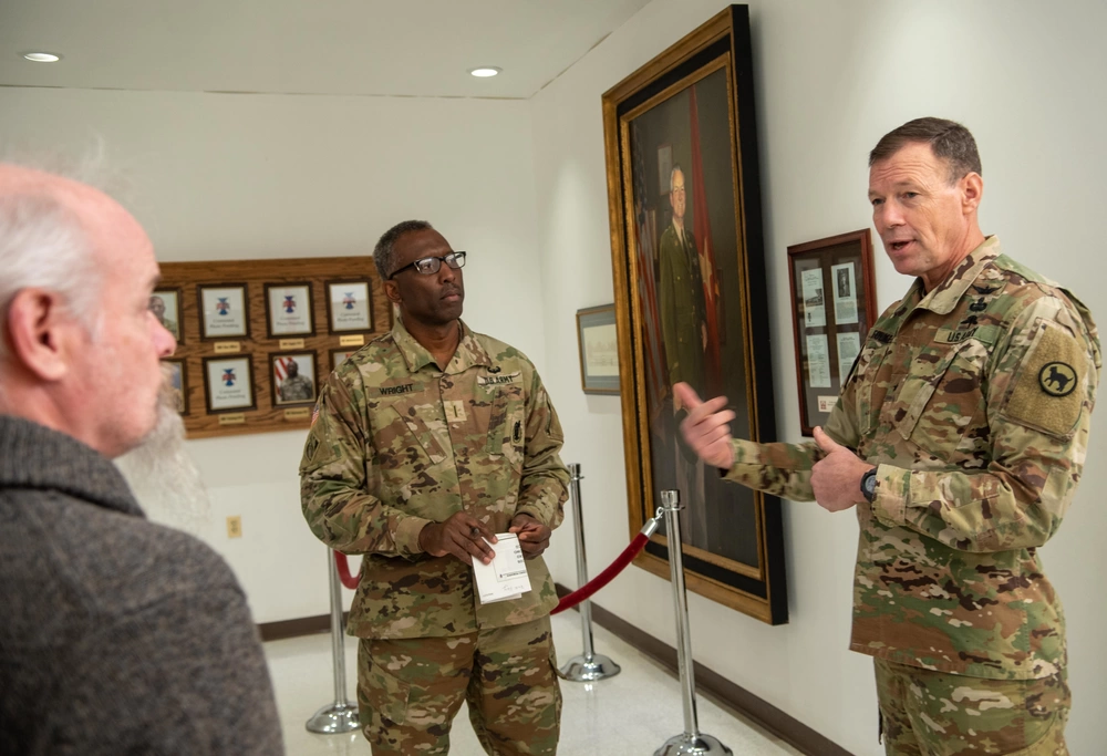 DVIDS - Images - The 81st RD DCG-S visits the 412th Theater Engineer Command [Image 5 of 10]