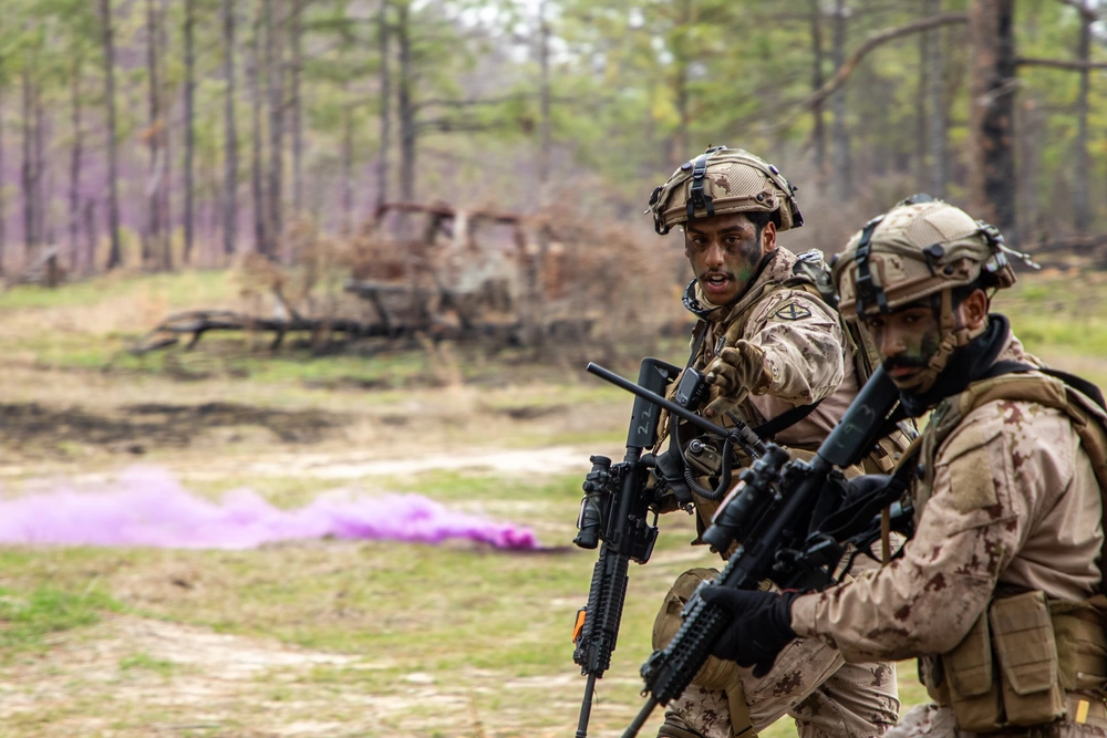 DVIDS - Images - UAE and U.S. troops conduct live fire at JRTC [Image ...