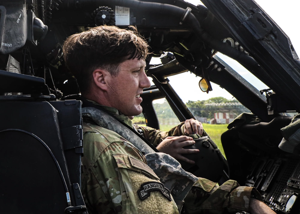 DVIDS - Images - Navy SEALs conduct Fast Rope Insertion/Extraction ...