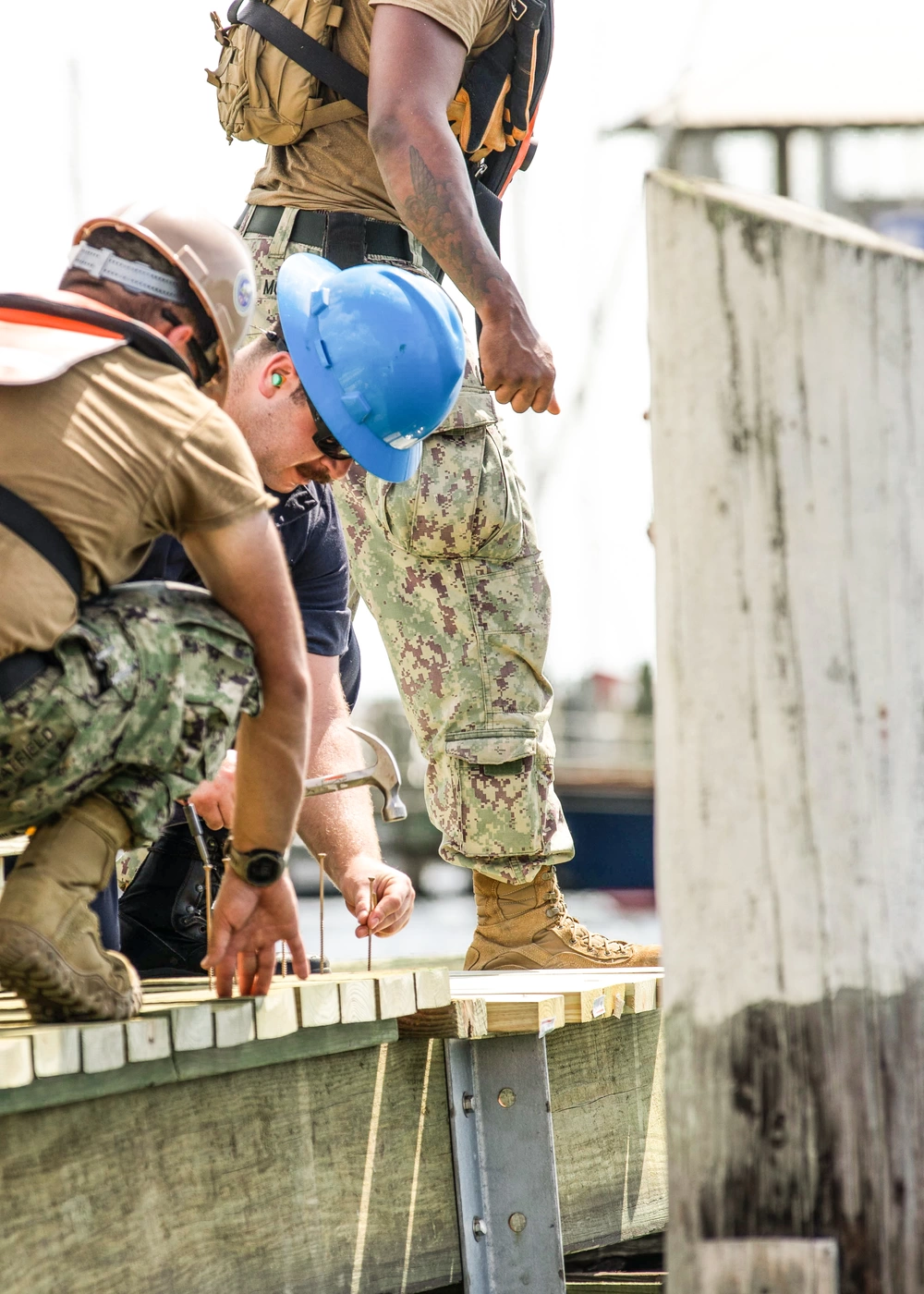 DVIDS - Images - NMCB 11 Waterfront Construction [Image 4 of 8]