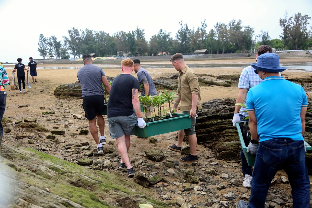 DVIDS - Images - Camp Hansen Marines celebrate Earth Day planting ...