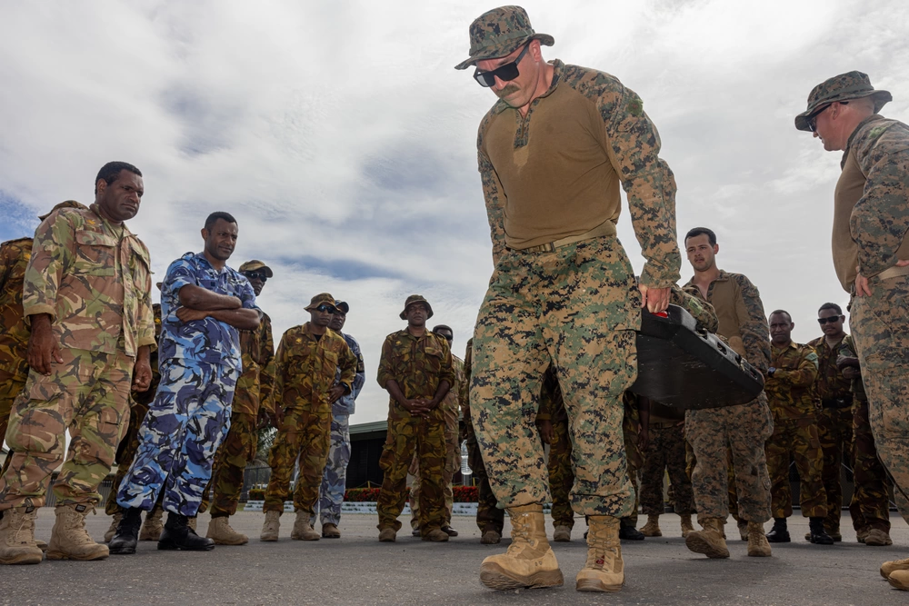 DVIDS - Images - MRF-D 24.3: U.S. Navy, PNGDF medical personnel ...