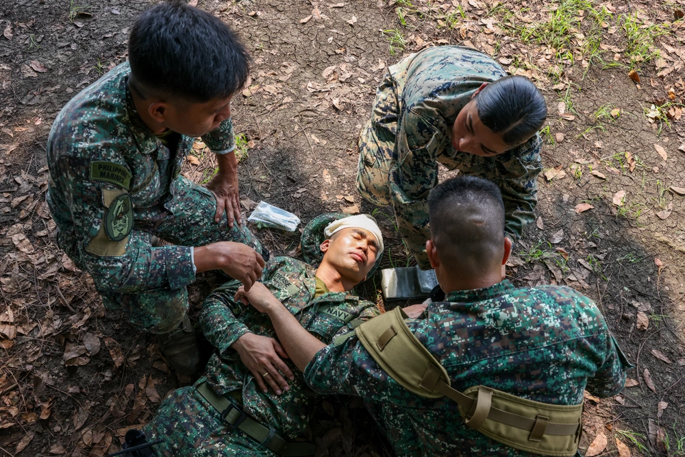 DVIDS - Images - MAG-13 and Philippine service members conduct Valkyrie ...