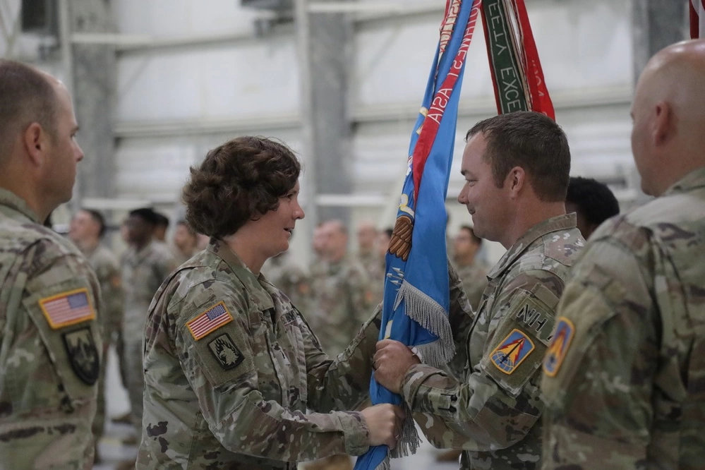 DVIDS - Images - 15th Military Intelligence Battalion Change of Command Ceremony [Image 5 of 8]