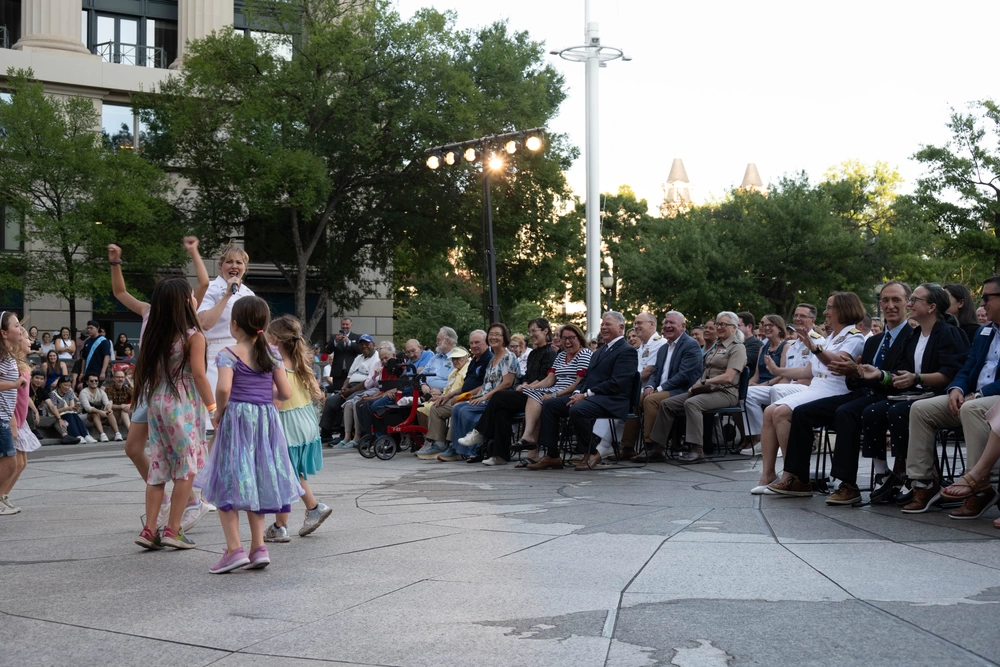 DVIDS - Images - CNO Hosts Concert on the Avenue [Image 4 of 6]
