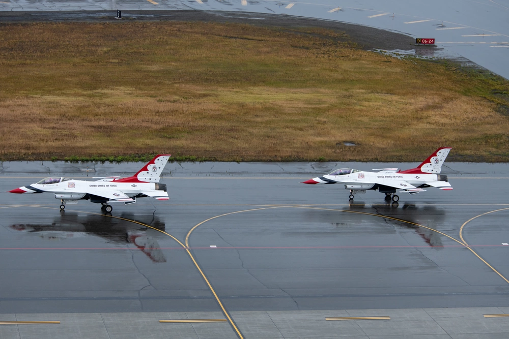DVIDS - Images - U.S. Air Force Thunderbirds arrive at Joint Base ...
