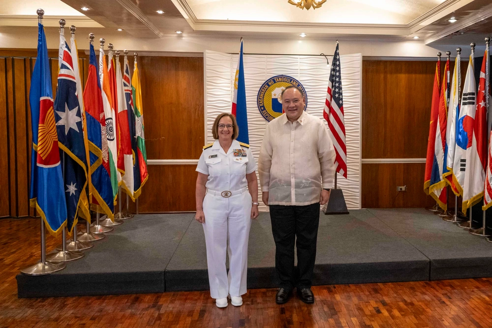 DVIDS - Images - CNO Visits the Philippines [Image 11 of 12]
