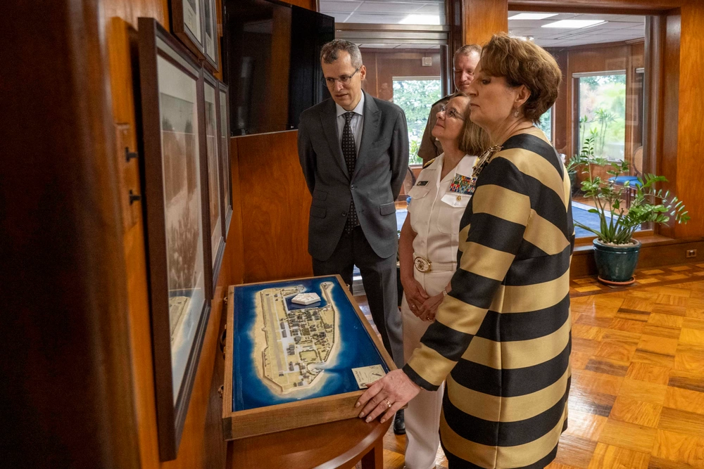 DVIDS - Images - CNO Visits the Philippines [Image 4 of 7]