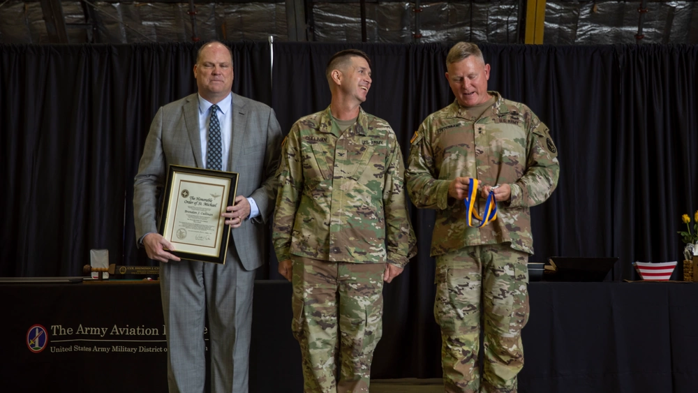 DVIDS - Images - The Army Aviation Brigade Change of Command Ceremony [Image 5 of 7]