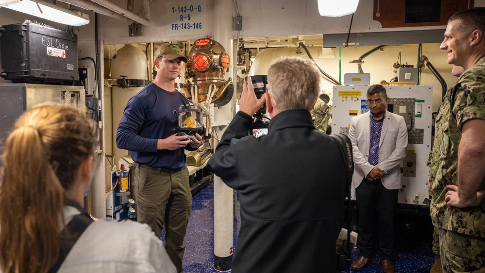 DVIDS - Images - Emory S. Land Hosts Tour for News Teams in HMAS ...