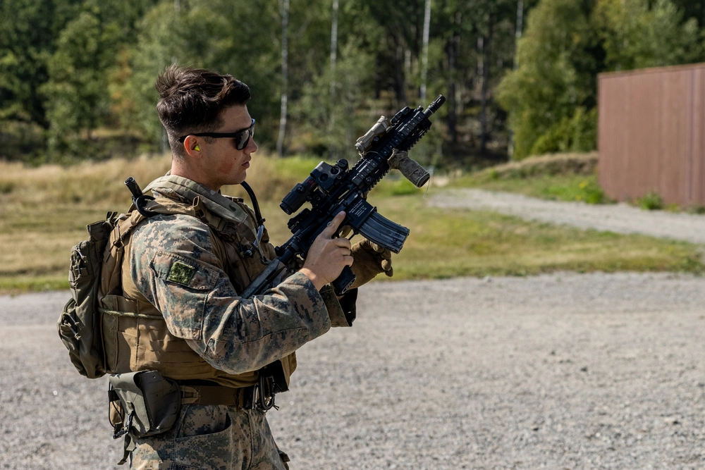 DVIDS - Images - 2d Recon Marines Train with Swedish Coastal Rangers ...