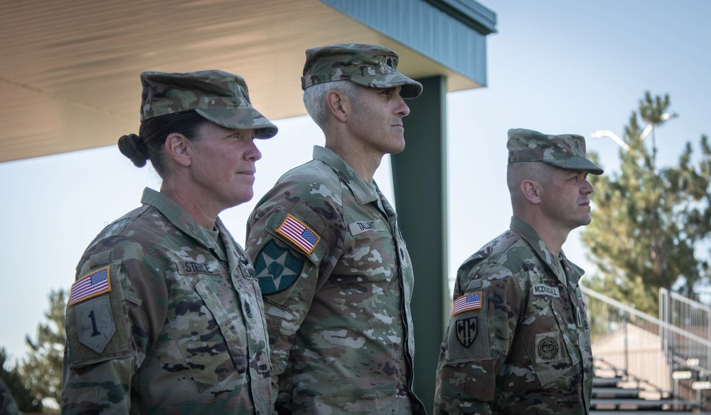 DVIDS - Images - 4th Infantry Division, Headquarters & Headquarters ...