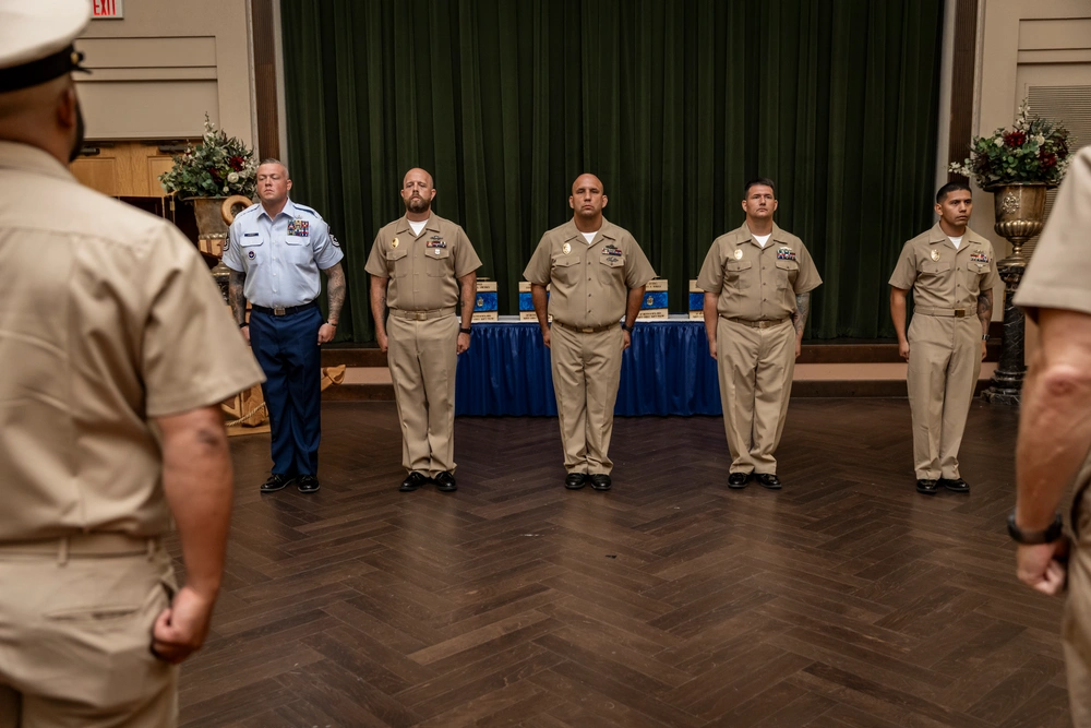 DVIDS - Images - NTTC Navy Chief Induction Ceremony [Image 24 of 46]