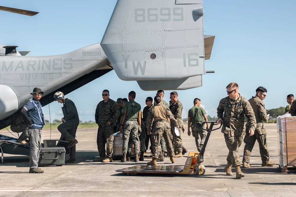 DVIDS - Images - MRF-SEA Marines load MV-22 Osprey’s in Laoag to ...