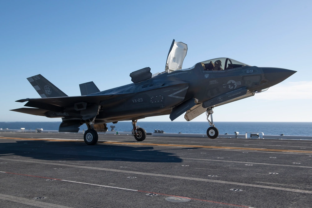 DVIDS - Images - F-35B launches from JS Kaga during sea trials [Image 5 ...