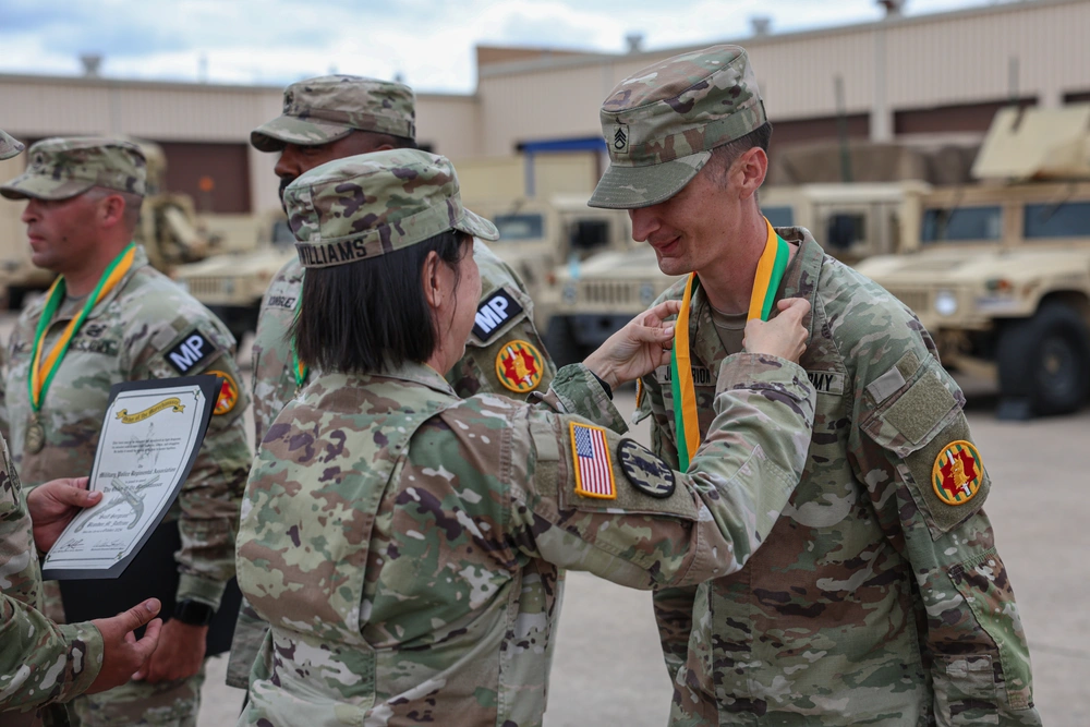 DVIDS - Images - 720th MP Battalion Award Ceremony [Image 10 of 38]