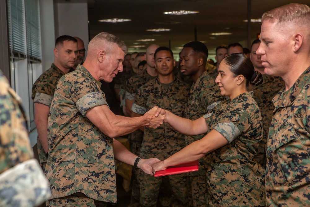 DVIDS - Images - Commandant of the Marine Corps recognizes ...