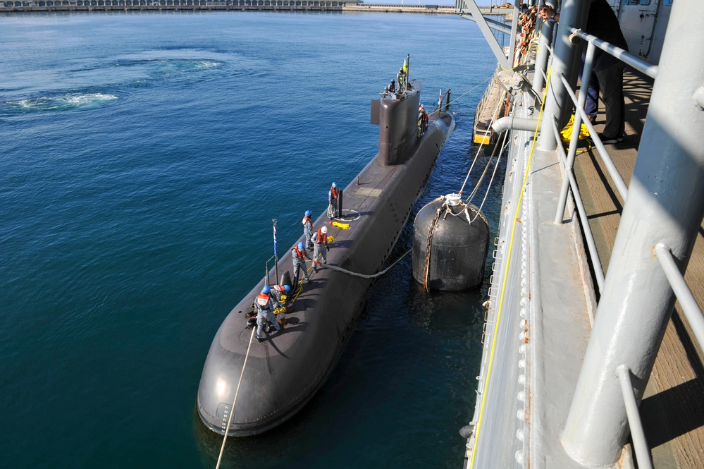 DVIDS - Images - ROK Submarine Na Dae-Yong (SS-069) Moored Alongside ...