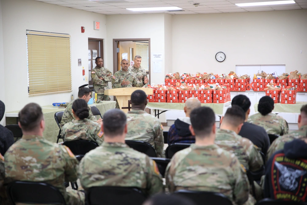 DVIDS - Images - USAG Daegu and 19th ESC Unite to Provide Thanksgiving ...