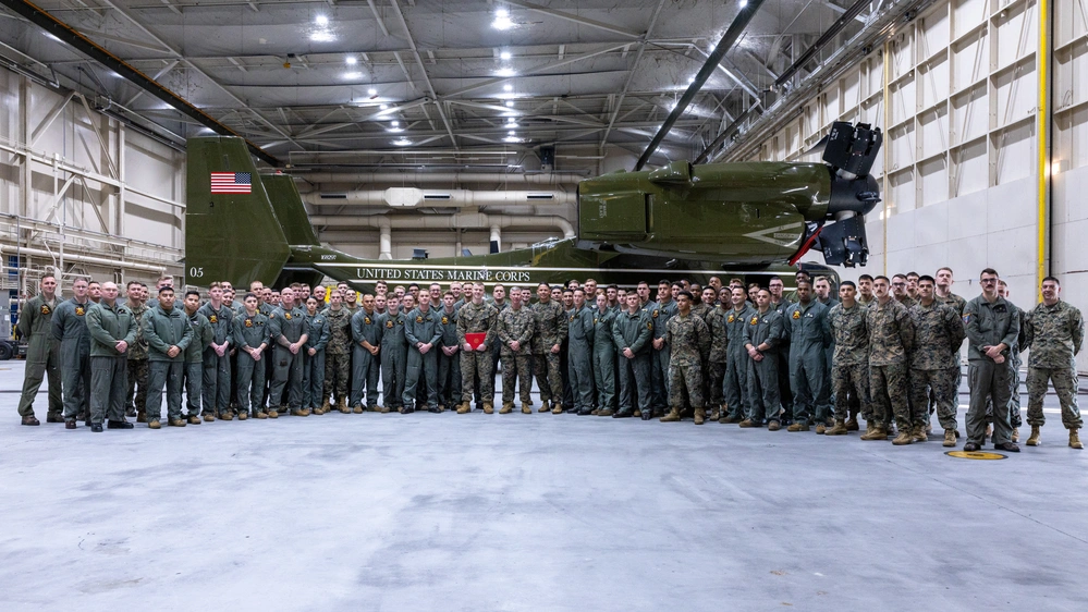 DVIDS - Images - Commandant, Gen. Smith, Thanks HMX-1 [Image 5 of 18]