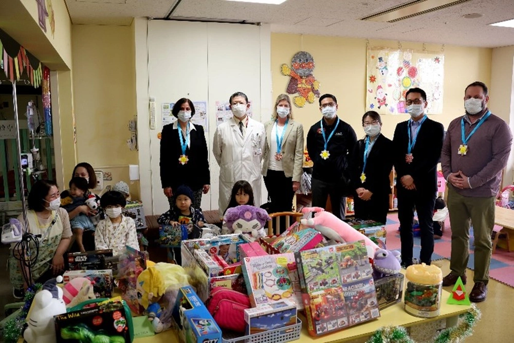 DVIDS - Images - U.S. Naval Hospital Okinawa Spreads Christmas Joy to ...