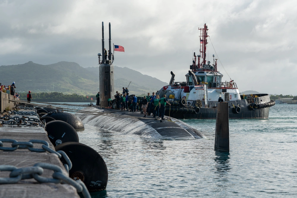 DVIDS - Images - USS Springfield (SSN 761) transits Apra Harbor [Image ...