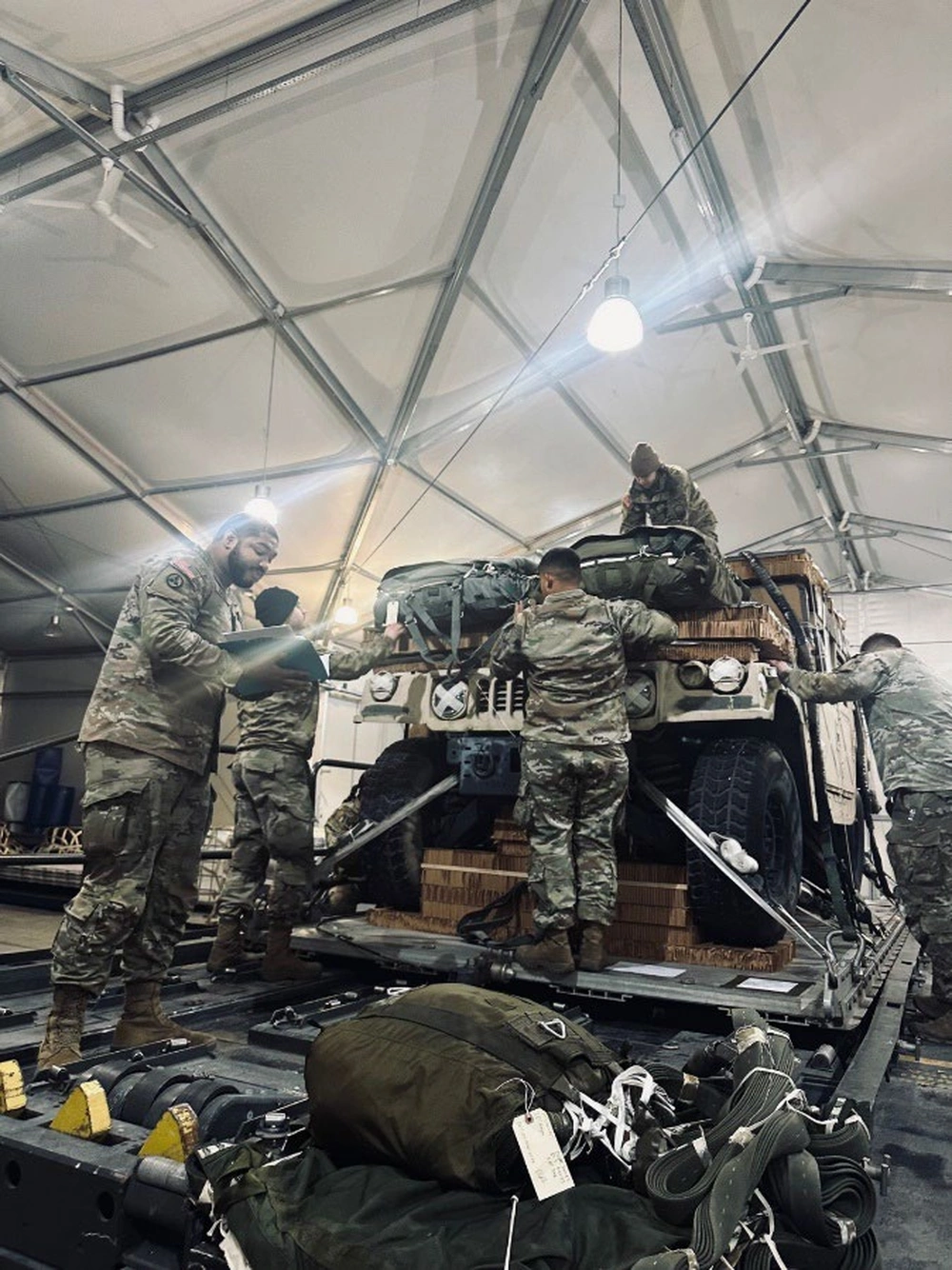 DVIDS - Images - 5th QM TADC Paratroopers Rig an M1097A1 on a 16ft Type ...