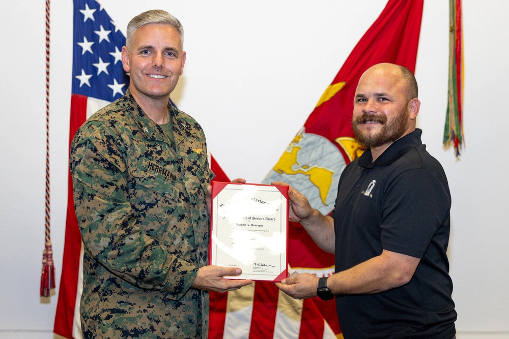 DVIDS - Images - MCAS Miramar awards employees with the Federal Length ...