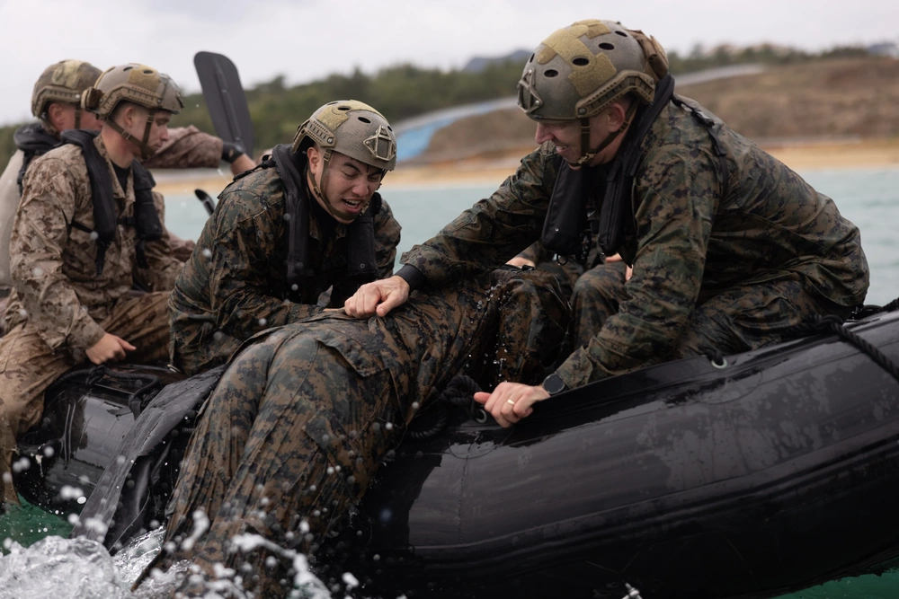 DVIDS - Images - 3d Marine Division Leadership executes Small Boat ...