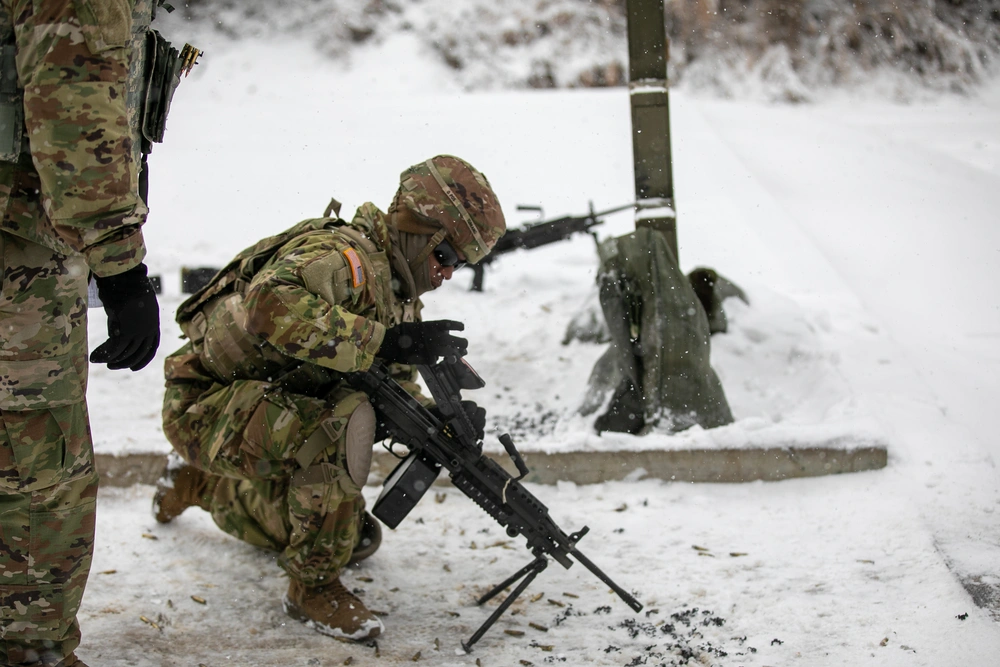 DVIDS - Images - 304th ESB-E M249 Qualification Range [Image 24 of 24]