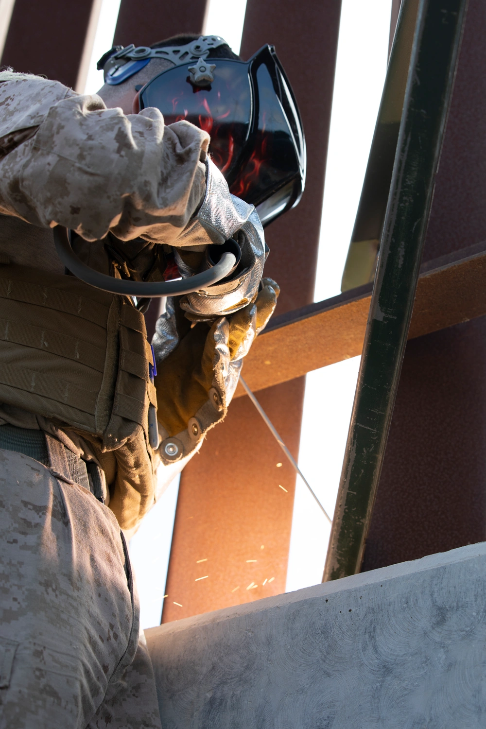 DVIDS - Images - U.S. Marines reinforce southern border wall to assist ...