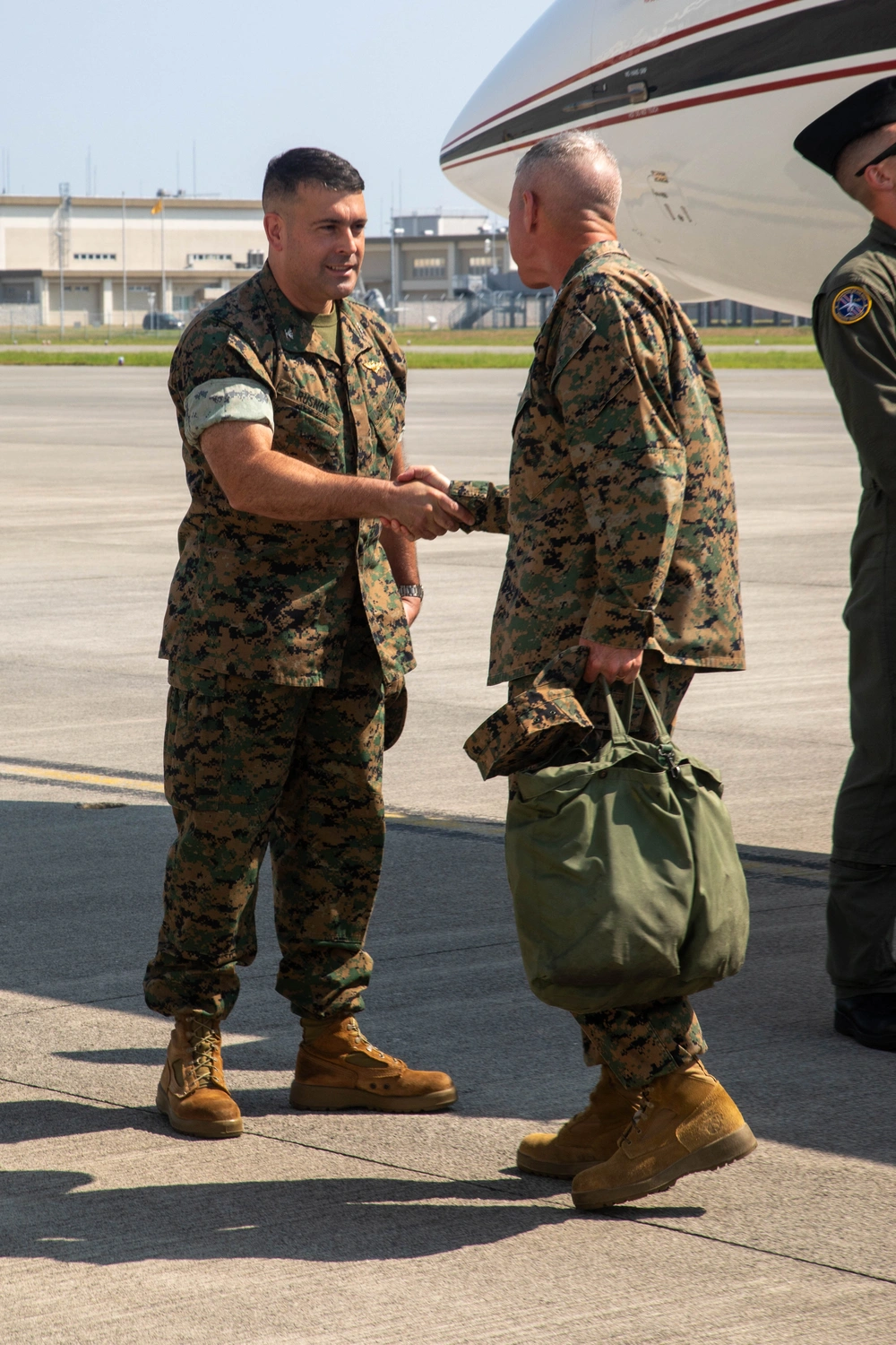 DVIDS - Images - Marine Corps Commandant and Sergeant Major visit MCAS Iwakuni [Image 1 of 8]