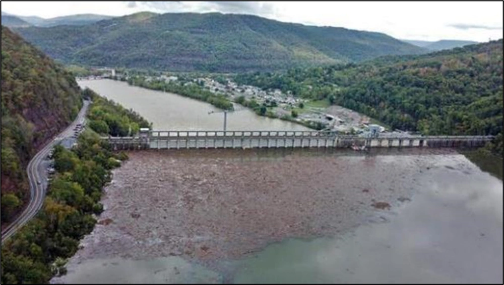 DVIDS - Images - Debris building up around Bluestone Dam [Image 1 of 2]