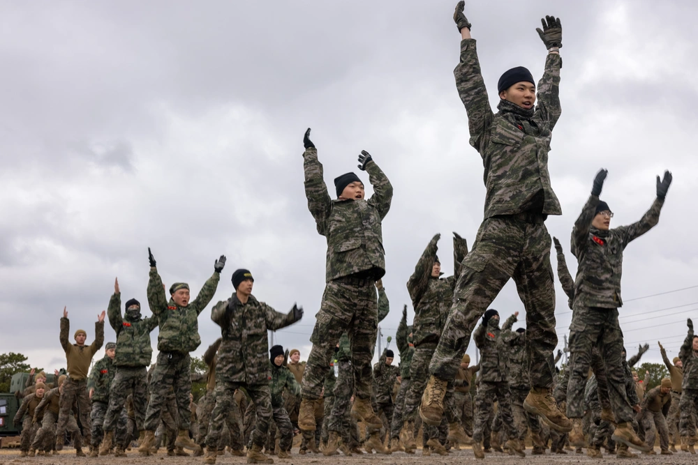 DVIDS - Images - 4th Marine Regiment and ROK Marines conduct Physical ...